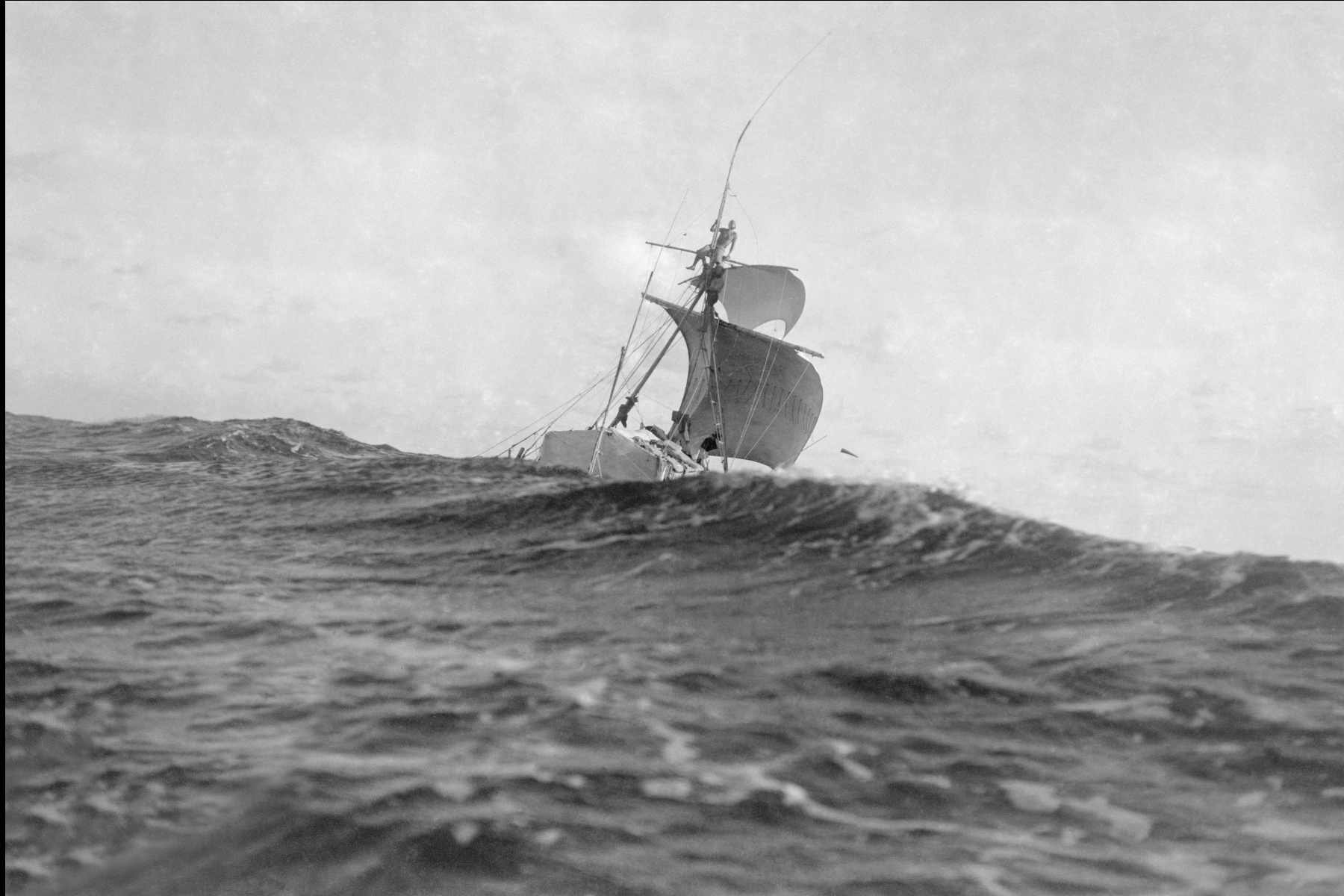 Crossing the Pacific on a raft, the Kon-Tiki and Tangaroa expeditions ...