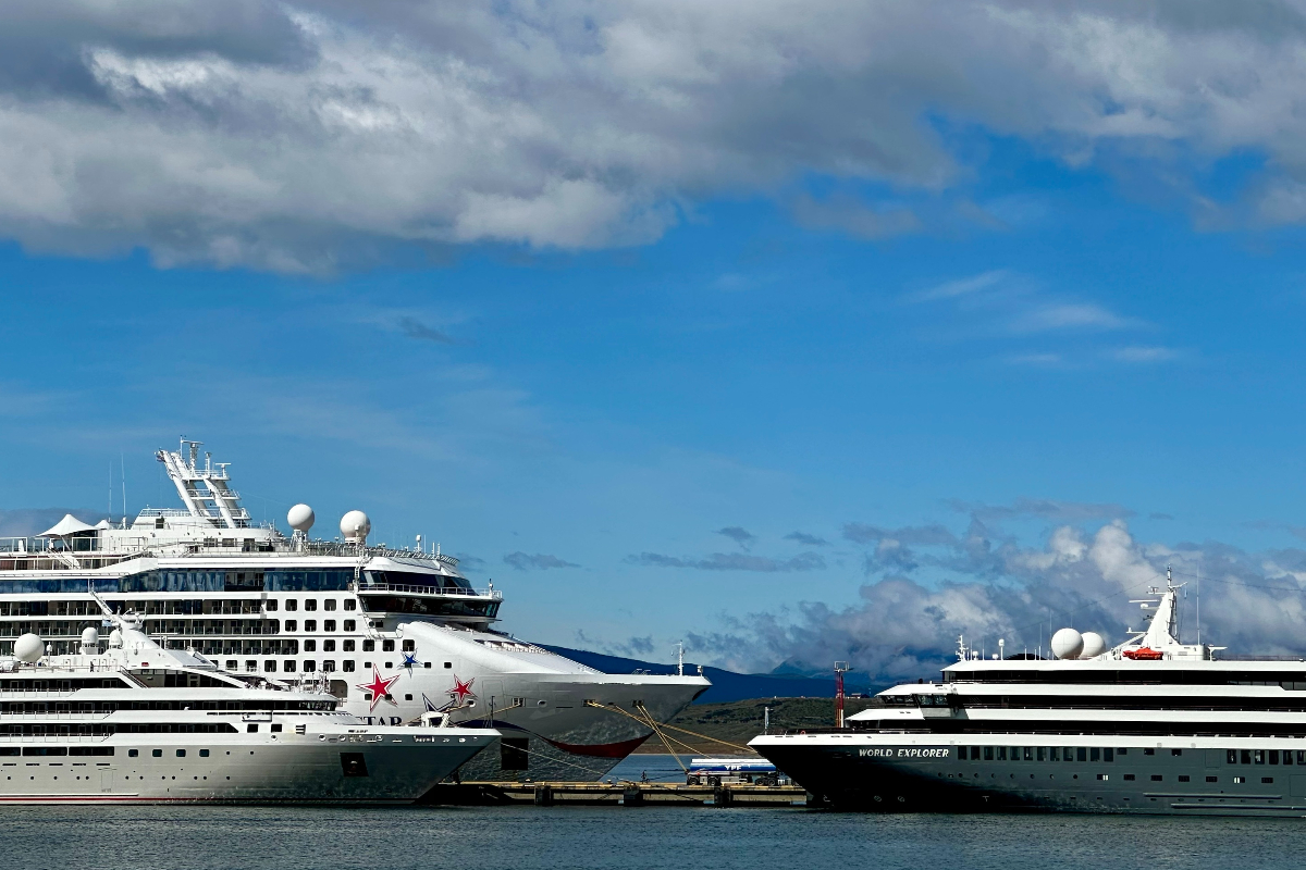 Expedition Guide: Traditional Cruises vs. Expedition Cruise | ExplorEarth