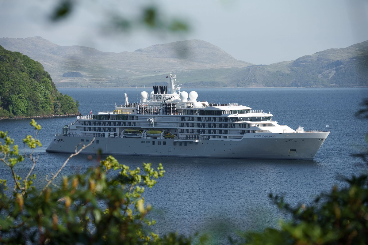 Silver Endeavour Luxury Expedition Ship | ExplorEarth